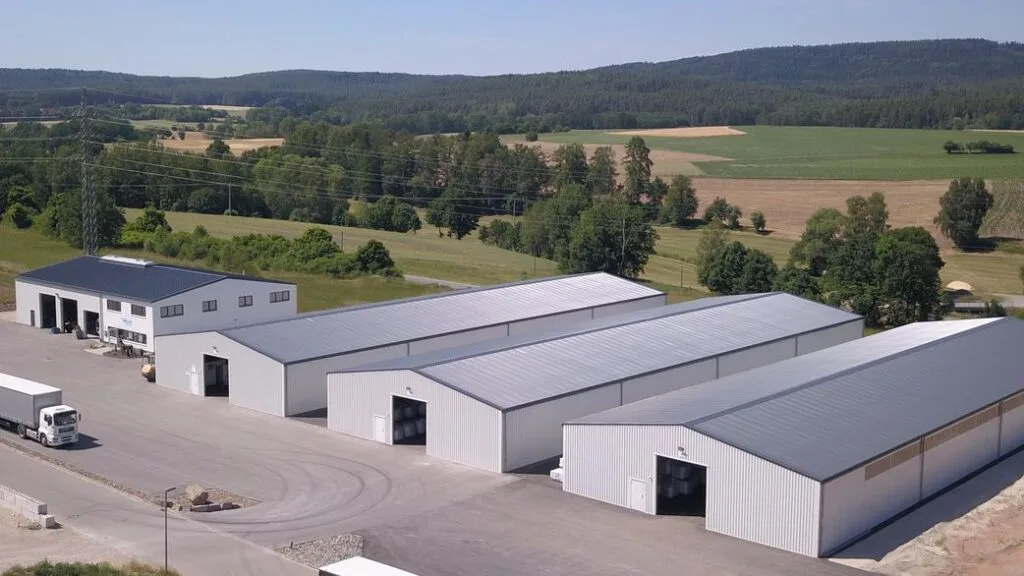 How Prefabricated Metal Building Kits Transform Grocery Retail Operations